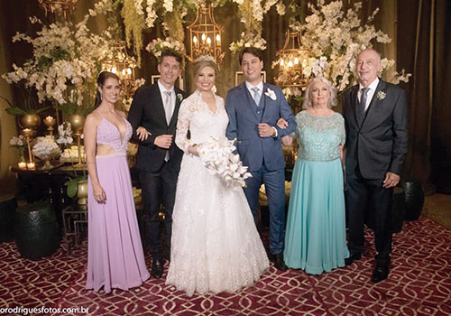 Polyana e Kassia são as lindas noivas que aparecem na nossa coluna de hoje